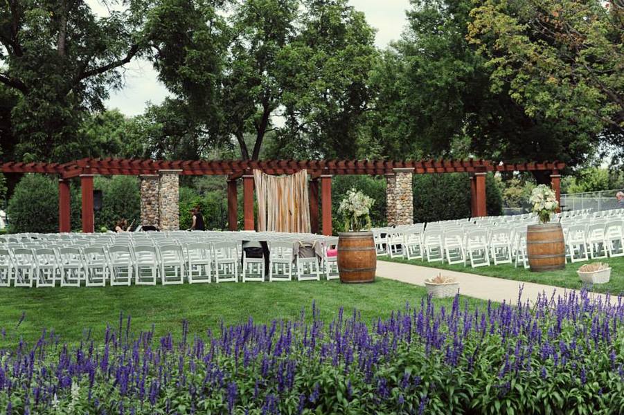 Gold Square Metal Arch | ABC Rentals Midwest